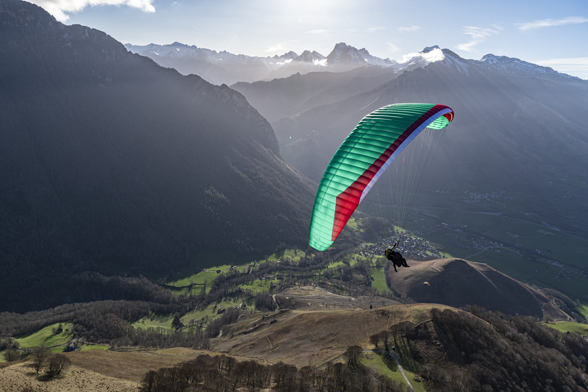 Gin Fuse 4 Tandem - Mid Wales Paragliding Centre